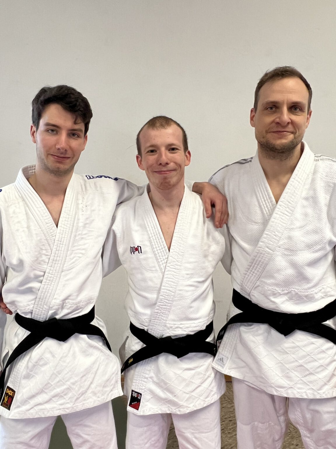 Drei neue Dan-Träger (Schwarzgurt) bei der TGNeuss! – Turngemeinde ...
